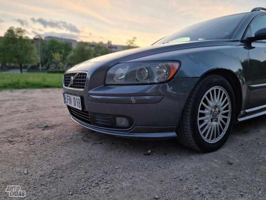 Grey Volvo V50 2005 in Vilnius, with an engine capacity of 2.00 L and mileage of 298 thousand km for 1200 €, photo 12 on AUTOMOTO.COM.LV