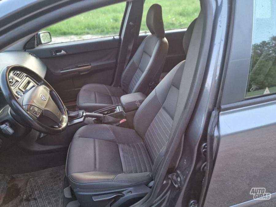 Grey Volvo V50 2005 in Vilnius, with an engine capacity of 2.00 L and mileage of 298 thousand km for 1200 €, photo 14 on AUTOMOTO.COM.LV
