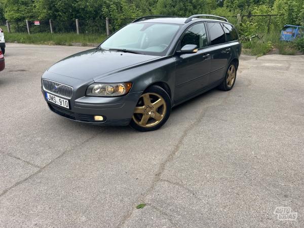 Grey Volvo V50 2005 in Siauliai, with an engine capacity of 2.00 L and mileage of 363 thousand km for 899 €, photo 1 on AUTOMOTO.COM.LV