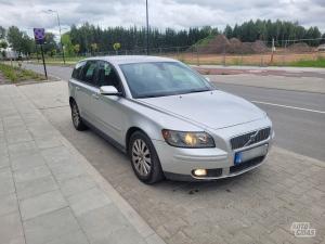 Серый Вольво В50 2005 в Вильнюс, объемом двигателя 2.00 л и пробегом 238 тыс. км за 880 €, фото  на AUTOMOTO.COM.LV