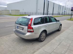 Grey Volvo V50 2005 in Vilnius, with an engine capacity of 2.00 L and mileage of 238 thousand km for 880 €, photo 4 on AUTOMOTO.COM.LV