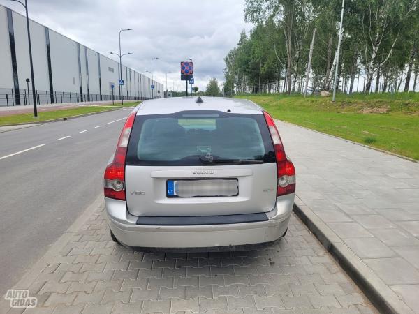 Pelēks Volvo V50 2005 Viļņa, ar dzinēja tilpumu 2.00 L un nobraukumu 238 tūkst. km par 880 €, foto 4 vietnē AUTOMOTO.COM.LV