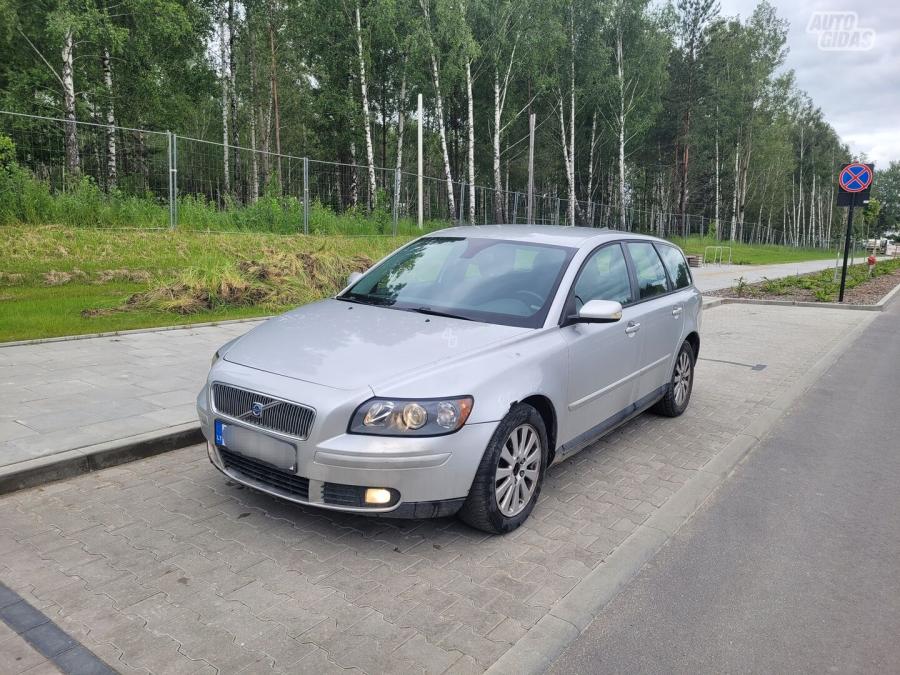 Grey Volvo V50 2005 in Vilnius, with an engine capacity of 2.00 L and mileage of 238 thousand km for 880 €, photo 7 on AUTOMOTO.COM.LV