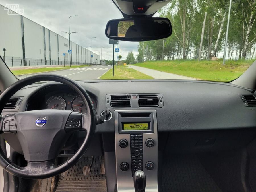 Grey Volvo V50 2005 in Vilnius, with an engine capacity of 2.00 L and mileage of 238 thousand km for 880 €, photo 10 on AUTOMOTO.COM.LV