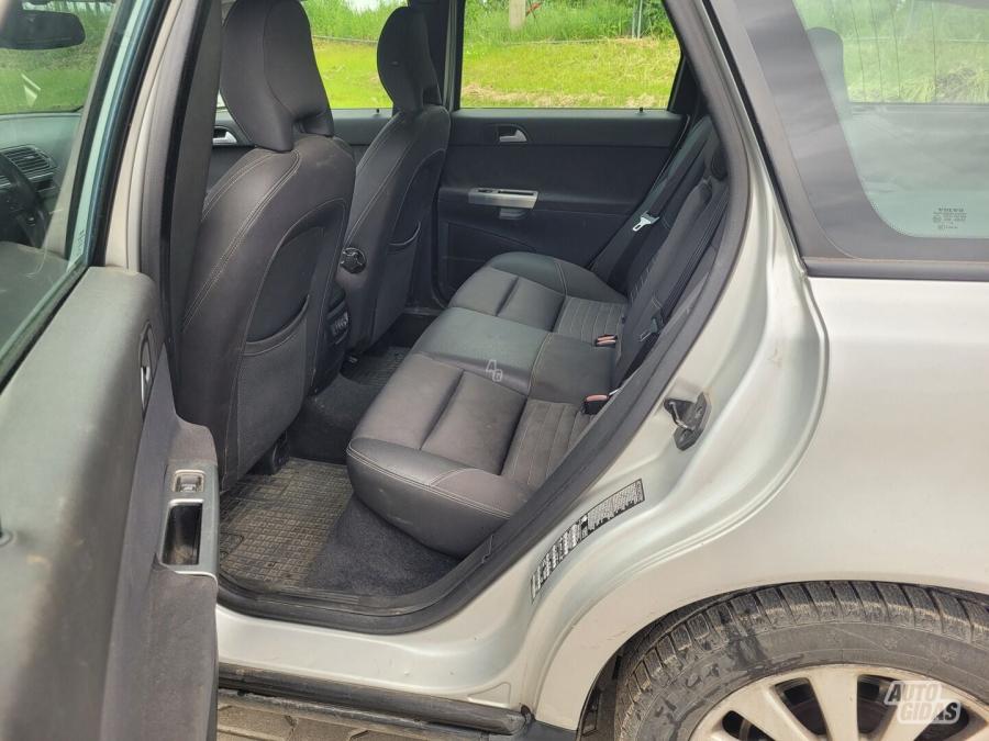 Grey Volvo V50 2005 in Vilnius, with an engine capacity of 2.00 L and mileage of 238 thousand km for 880 €, photo 13 on AUTOMOTO.COM.LV