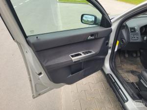 Grey Volvo V50 2005 in Vilnius, with an engine capacity of 2.00 L and mileage of 238 thousand km for 880 €, photo 16 on AUTOMOTO.COM.LV