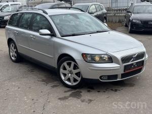 Grey Volvo V50 2005 in Riga, with an engine capacity of 2.40 L and mileage of 213 thousand km for 3350 €, photo  on AUTOMOTO.COM.LV