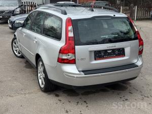 Grey Volvo V50 2005 in Riga, with an engine capacity of 2.40 L and mileage of 213 thousand km for 3350 €, photo 5 on AUTOMOTO.COM.LV