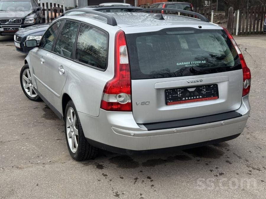 Grey Volvo V50 2005 in Riga, with an engine capacity of 2.40 L and mileage of 213 thousand km for 3350 €, photo 5 on AUTOMOTO.COM.LV