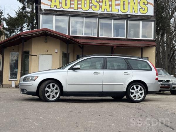 Grey Volvo V50 2005 in Riga, with an engine capacity of 2.40 L and mileage of 213 thousand km for 3350 €, photo 5 on AUTOMOTO.COM.LV