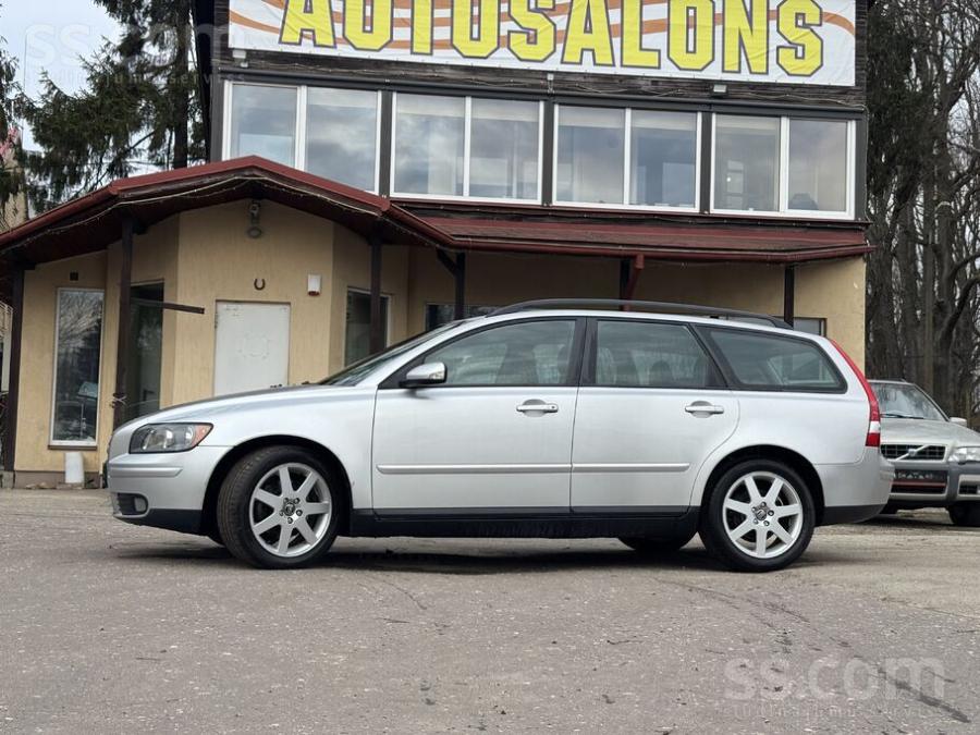 Grey Volvo V50 2005 in Riga, with an engine capacity of 2.40 L and mileage of 213 thousand km for 3350 €, photo 6 on AUTOMOTO.COM.LV