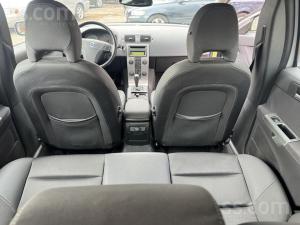 Grey Volvo V50 2005 in Riga, with an engine capacity of 2.40 L and mileage of 213 thousand km for 3350 €, photo 11 on AUTOMOTO.COM.LV