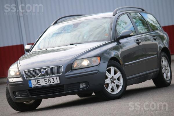 Grey Volvo V50 2005 in Riga, with an engine capacity of 2.00 L and mileage of 0 thousand km for 1490 €, photo 1 on AUTOMOTO.COM.LV