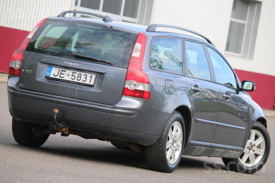 Pelēks Volvo V50 2005 Rīga, ar dzinēja tilpumu 2.00 L un nobraukumu 0 tūkst. km par 1490 €, foto 3 vietnē AUTOMOTO.COM.LV