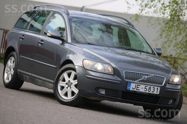 Grey Volvo V50 2005 in Riga, with an engine capacity of 2.00 L and mileage of 0 thousand km for 1490 €, photo 3 on AUTOMOTO.COM.LV