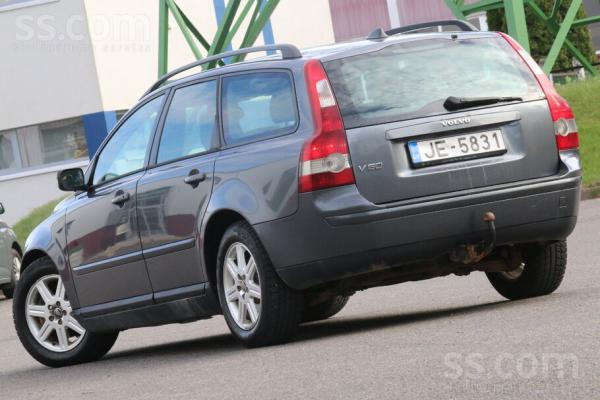 Grey Volvo V50 2005 in Riga, with an engine capacity of 2.00 L and mileage of 0 thousand km for 1490 €, photo 4 on AUTOMOTO.COM.LV
