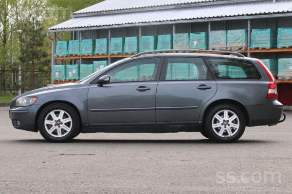 Grey Volvo V50 2005 in Riga, with an engine capacity of 2.00 L and mileage of 0 thousand km for 1490 €, photo 5 on AUTOMOTO.COM.LV