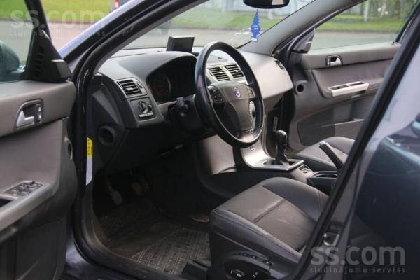 Grey Volvo V50 2005 in Riga, with an engine capacity of 2.00 L and mileage of 0 thousand km for 1490 €, photo 7 on AUTOMOTO.COM.LV