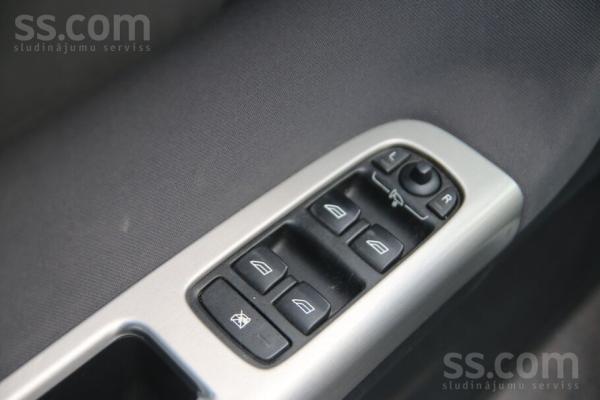 Grey Volvo V50 2005 in Riga, with an engine capacity of 2.00 L and mileage of 0 thousand km for 1490 €, photo 8 on AUTOMOTO.COM.LV