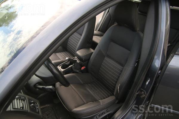 Grey Volvo V50 2005 in Riga, with an engine capacity of 2.00 L and mileage of 0 thousand km for 1490 €, photo 9 on AUTOMOTO.COM.LV