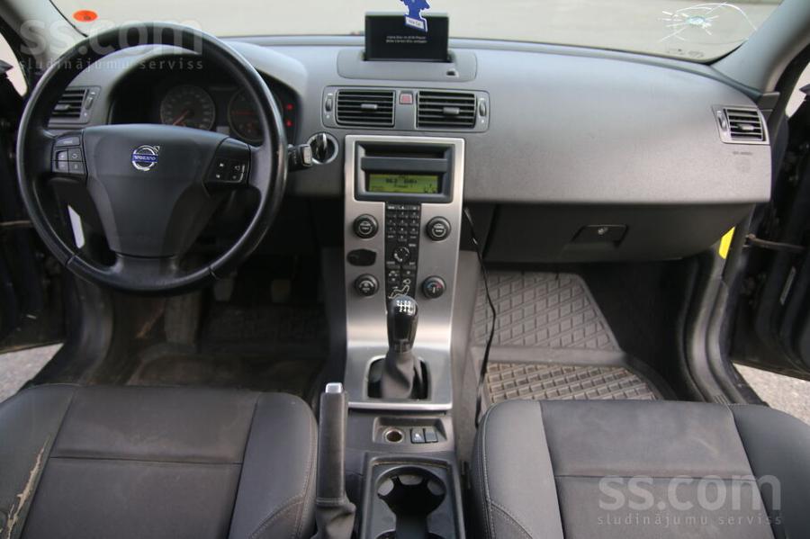Pelēks Volvo V50 2005 Rīga, ar dzinēja tilpumu 2.00 L un nobraukumu 0 tūkst. km par 1490 €, foto 12 vietnē AUTOMOTO.COM.LV