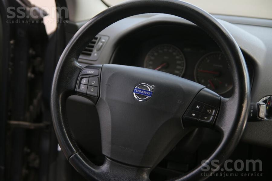 Pelēks Volvo V50 2005 Rīga, ar dzinēja tilpumu 2.00 L un nobraukumu 0 tūkst. km par 1490 €, foto 13 vietnē AUTOMOTO.COM.LV