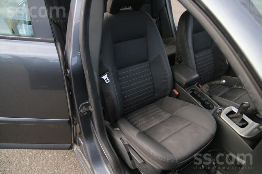 Pelēks Volvo V50 2005 Rīga, ar dzinēja tilpumu 2.00 L un nobraukumu 0 tūkst. km par 1490 €, foto 16 vietnē AUTOMOTO.COM.LV