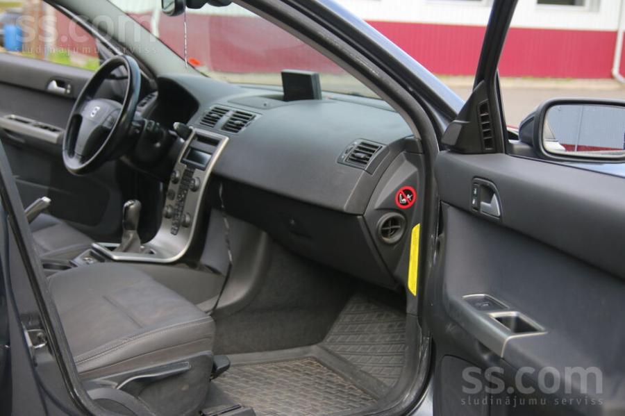 Pelēks Volvo V50 2005 Rīga, ar dzinēja tilpumu 2.00 L un nobraukumu 0 tūkst. km par 1490 €, foto 17 vietnē AUTOMOTO.COM.LV