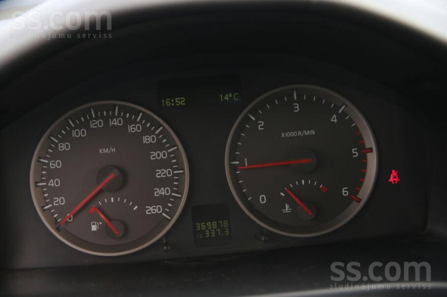 Pelēks Volvo V50 2005 Rīga, ar dzinēja tilpumu 2.00 L un nobraukumu 0 tūkst. km par 1490 €, foto 23 vietnē AUTOMOTO.COM.LV
