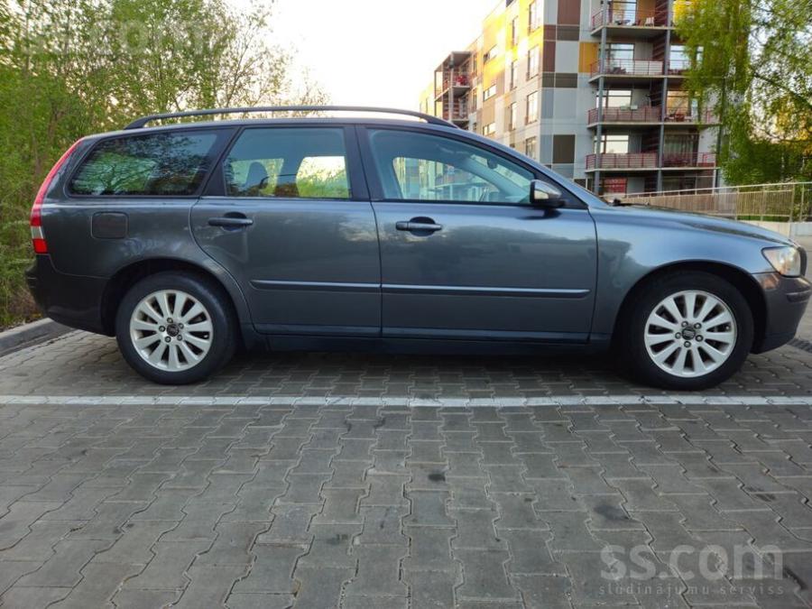 Pelēks Volvo V50 2005 Rīga, ar dzinēja tilpumu 1.60 L un nobraukumu 351 tūkst. km par 2000 €, foto 7 vietnē AUTOMOTO.COM.LV