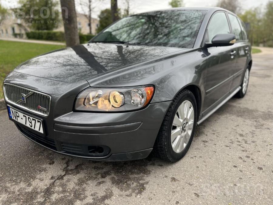 Pelēks Volvo V50 2005 Rēzekne, ar dzinēja tilpumu 2.00 L un nobraukumu 351 tūkst. km par 1150 €, foto 3 vietnē AUTOMOTO.COM.LV