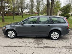 Pelēks Volvo V50 2005 Rēzekne, ar dzinēja tilpumu 2.00 L un nobraukumu 351 tūkst. km par 1150 €, foto 5 vietnē AUTOMOTO.COM.LV