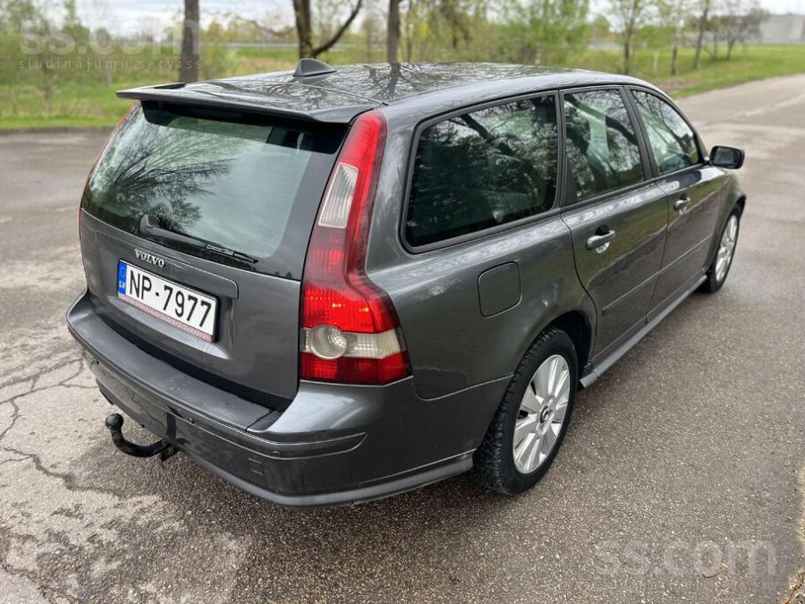 Pelēks Volvo V50 2005 Rēzekne, ar dzinēja tilpumu 2.00 L un nobraukumu 351 tūkst. km par 1150 €, foto 7 vietnē AUTOMOTO.COM.LV