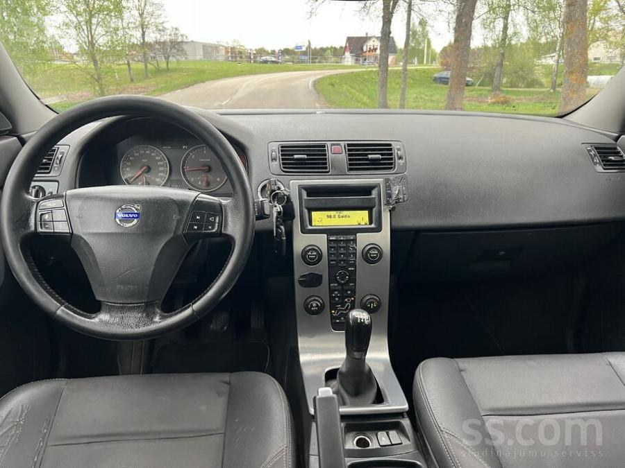 Pelēks Volvo V50 2005 Rēzekne, ar dzinēja tilpumu 2.00 L un nobraukumu 351 tūkst. km par 1150 €, foto 13 vietnē AUTOMOTO.COM.LV
