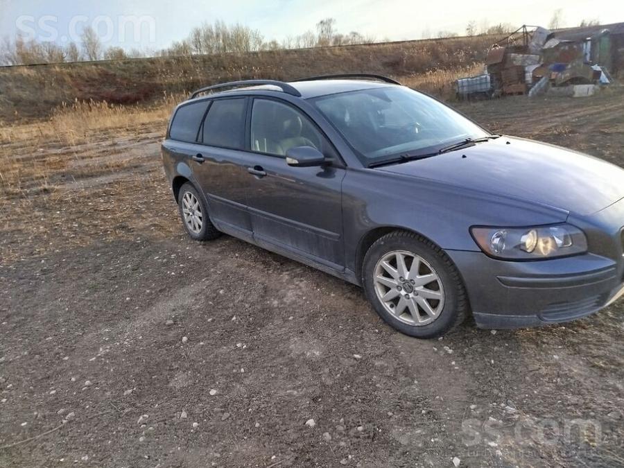 Серый Вольво В50 2005 в Елгава, объемом двигателя 2.00 л и пробегом 294 тыс. км за 1500 €, фото 3 на AUTOMOTO.COM.LV