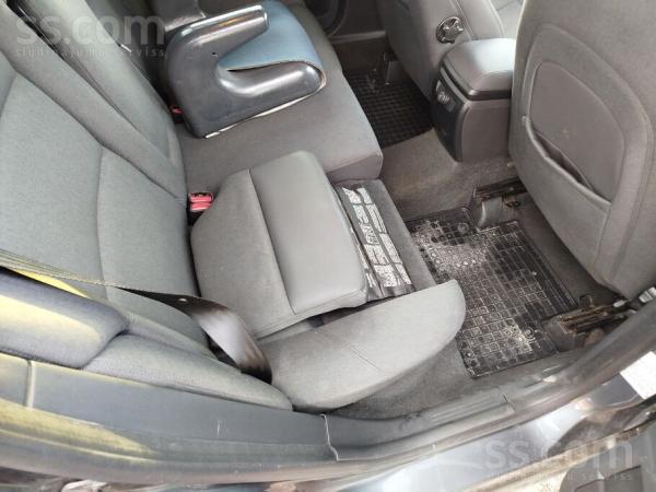 Grey Volvo V50 2005 in Jelgava, with an engine capacity of 2.00 L and mileage of 294 thousand km for 1500 €, photo 5 on AUTOMOTO.COM.LV