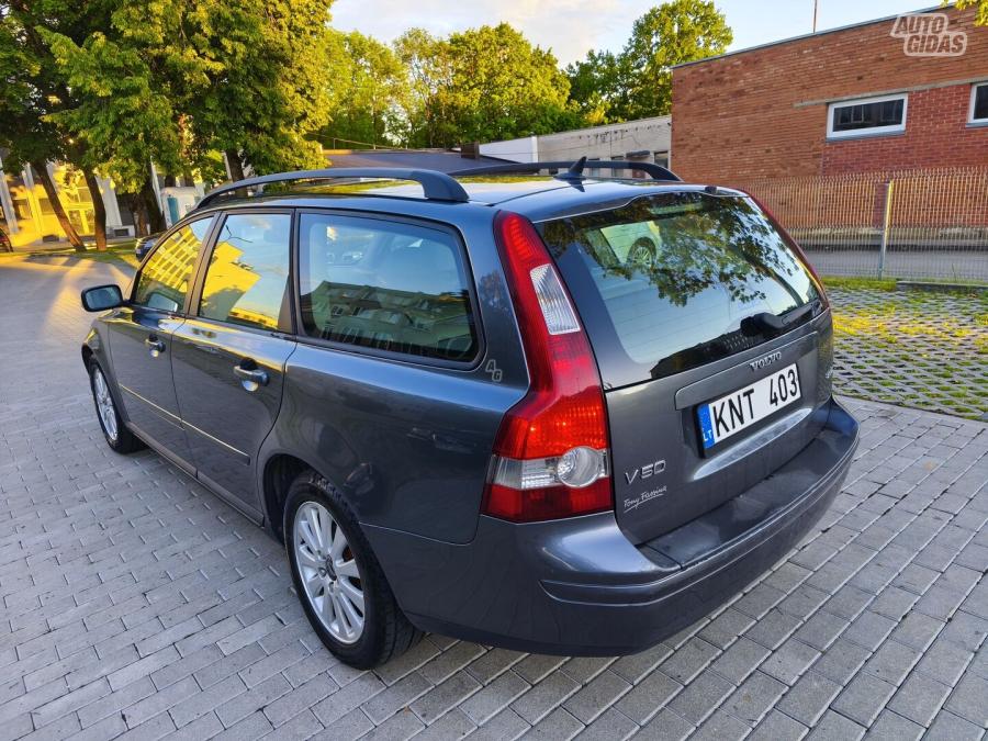 Pelēks Volvo V50 2005 Tauragė, ar dzinēja tilpumu 2.00 L un nobraukumu 368 tūkst. km par 1580 €, foto 4 vietnē AUTOMOTO.COM.LV