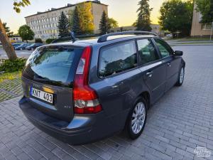 Pelēks Volvo V50 2005 Tauragė, ar dzinēja tilpumu 2.00 L un nobraukumu 368 tūkst. km par 1580 €, foto 5 vietnē AUTOMOTO.COM.LV