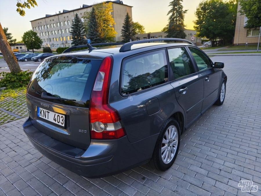 Pelēks Volvo V50 2005 Tauragė, ar dzinēja tilpumu 2.00 L un nobraukumu 368 tūkst. km par 1580 €, foto 5 vietnē AUTOMOTO.COM.LV