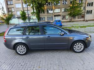 Pelēks Volvo V50 2005 Tauragė, ar dzinēja tilpumu 2.00 L un nobraukumu 368 tūkst. km par 1580 €, foto 9 vietnē AUTOMOTO.COM.LV