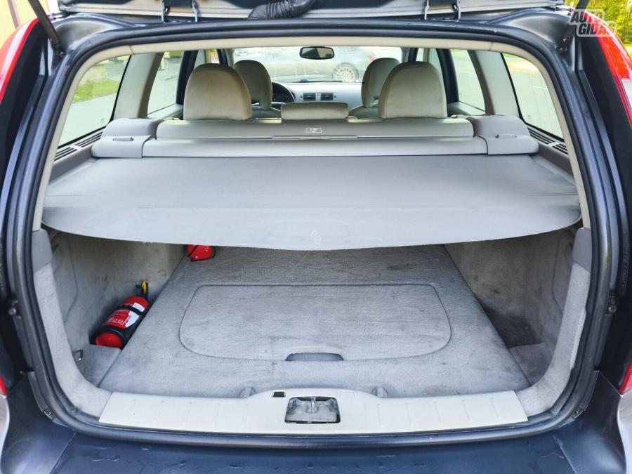 Pelēks Volvo V50 2005 Tauragė, ar dzinēja tilpumu 2.00 L un nobraukumu 368 tūkst. km par 1580 €, foto 19 vietnē AUTOMOTO.COM.LV