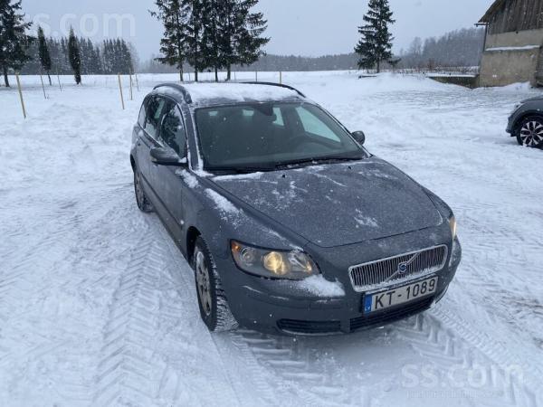 Pelēks Volvo V50 2005 Valmiera, ar dzinēja tilpumu 1.60 L un nobraukumu 312 tūkst. km par 1380 €, foto 5 vietnē AUTOMOTO.COM.LV