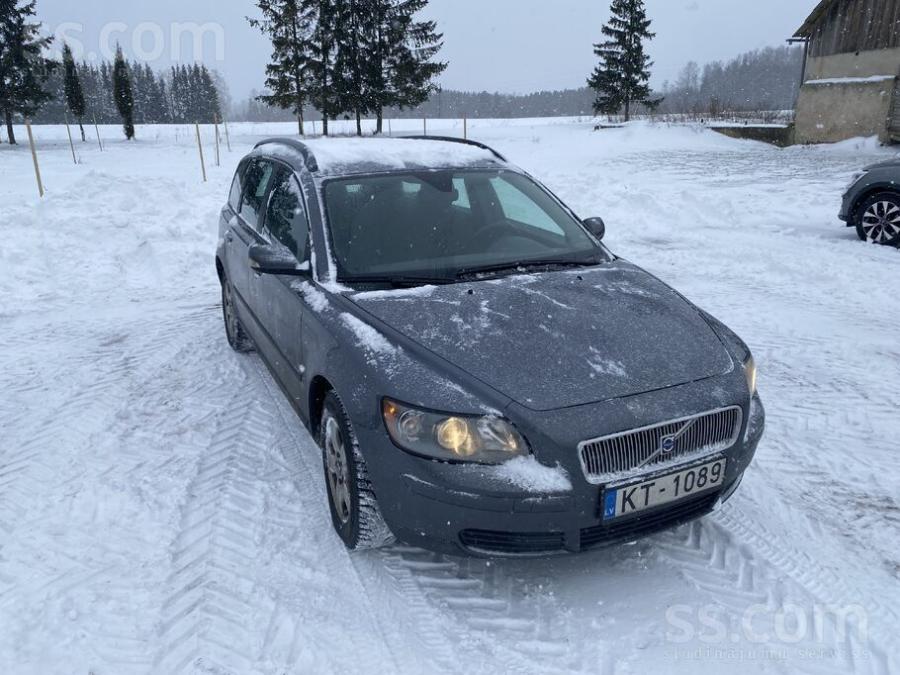 Серый Вольво В50 2005 в Валмиера, объемом двигателя 1.60 л и пробегом 312 тыс. км за 1380 €, фото 6 на AUTOMOTO.COM.LV