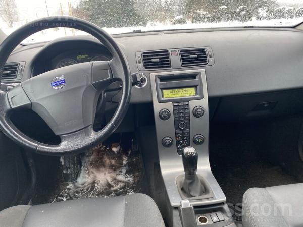 Pelēks Volvo V50 2005 Valmiera, ar dzinēja tilpumu 1.60 L un nobraukumu 312 tūkst. km par 1380 €, foto 10 vietnē AUTOMOTO.COM.LV