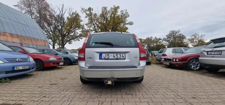 Pelēks Volvo V50 2005 Valmiera, ar dzinēja tilpumu 2.00 L un nobraukumu 414 tūkst. km par 1500 €, foto 5 vietnē AUTOMOTO.COM.LV
