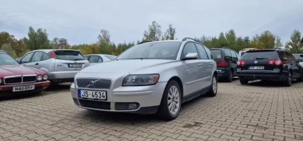 Pelēks Volvo V50 2005 Valmiera, ar dzinēja tilpumu 2.00 L un nobraukumu 414 tūkst. km par 1500 €, foto 7 vietnē AUTOMOTO.COM.LV
