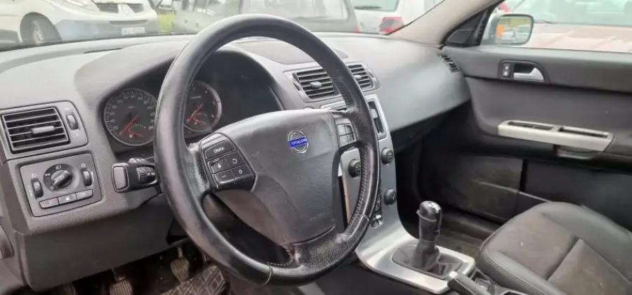 Pelēks Volvo V50 2005 Valmiera, ar dzinēja tilpumu 2.00 L un nobraukumu 414 tūkst. km par 1500 €, foto 11 vietnē AUTOMOTO.COM.LV