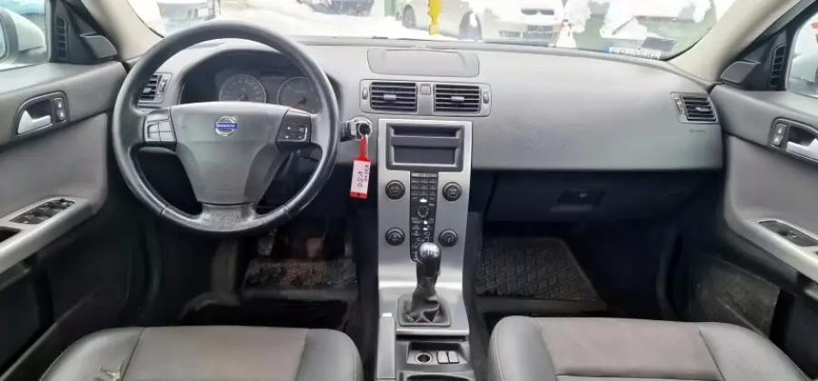Pelēks Volvo V50 2005 Valmiera, ar dzinēja tilpumu 2.00 L un nobraukumu 415 tūkst. km par 1500 €, foto 10 vietnē AUTOMOTO.COM.LV