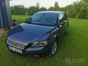 Серый Вольво В50 2005 в Рига, объемом двигателя 2.00 л и пробегом 279 тыс. км за 2550 €, фото  на AUTOMOTO.COM.LV