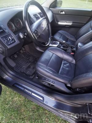 Grey Volvo V50 2005 in Riga, with an engine capacity of 2.00 L and mileage of 279 thousand km for 2550 €, photo 7 on AUTOMOTO.COM.LV